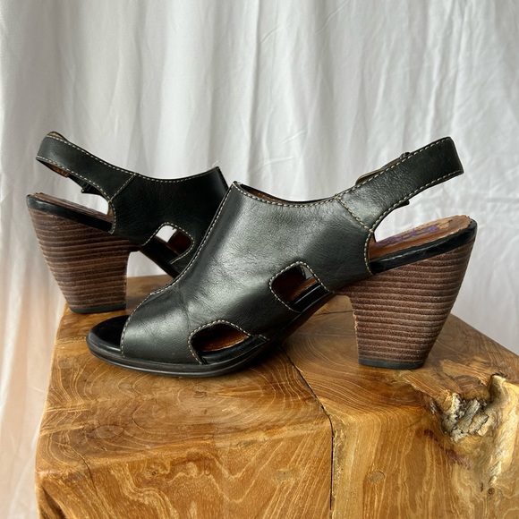 Clarks | Shoes | Indigo By Clarks Black Leather Stacked Heel Sandals ...